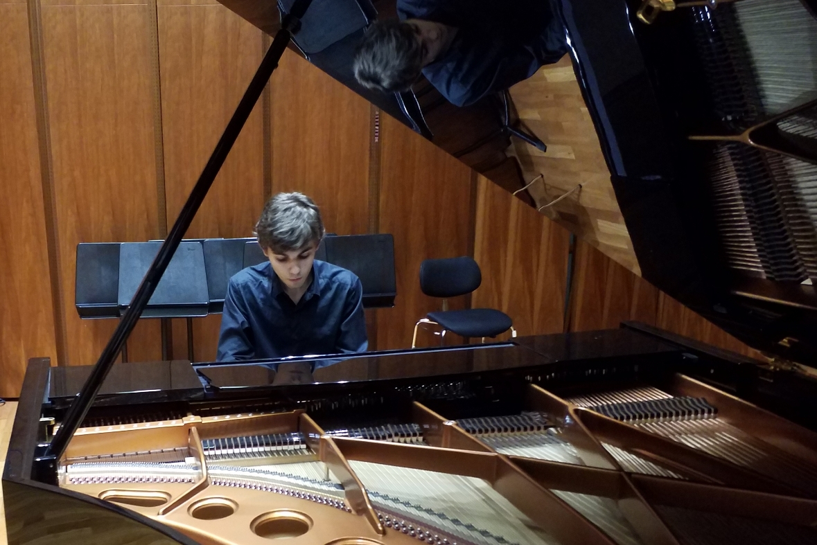 Nuovi talenti - Alessandro Del Gobbo | CSS Teatro stabile di ...